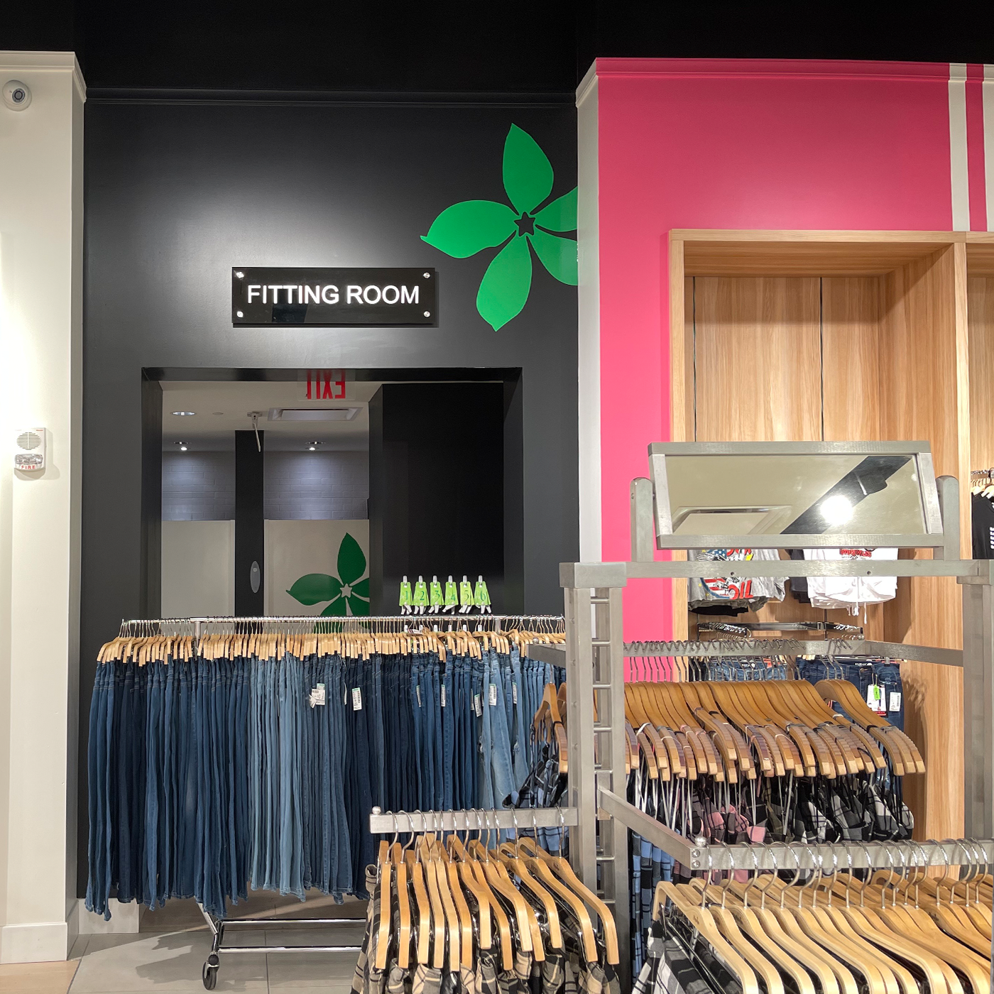 WALL/ WIDNOW DECALS – Signcopyexpress